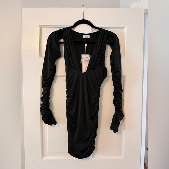 Oh Polly | Dresses | Nwt Oh Polly Low Plunge Ruched Mini Dress In Black ...